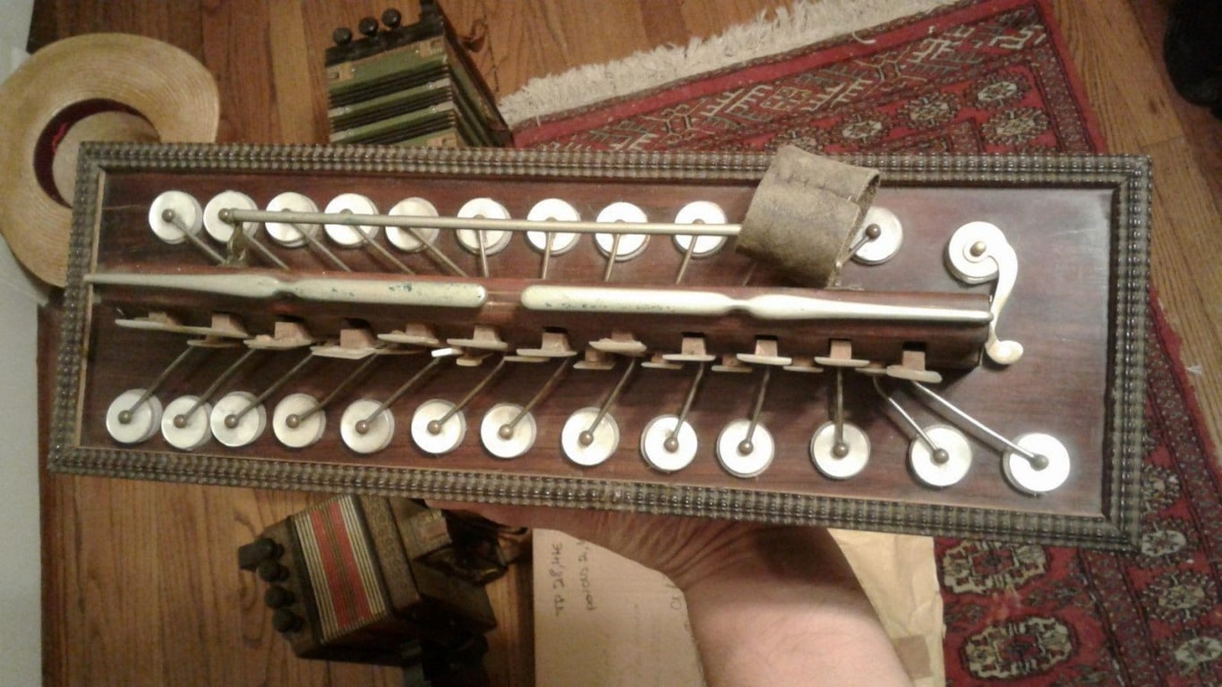 4 Squeeze Box Instruments Like the Accordion!