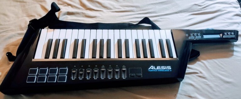 4 Best Keytars with MIDI Support - Rock in Style!