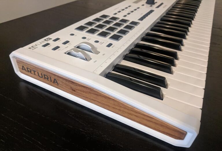 Best MIDI Keyboards / Controllers for Logic Pro – These 6 Passed My Tests!