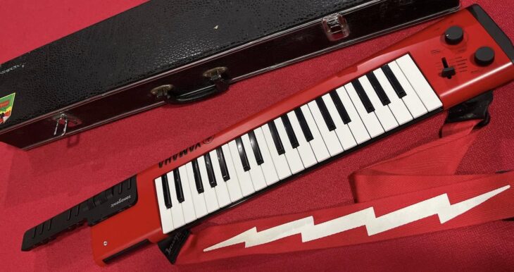 4 Best Keytars with MIDI Support - Rock in Style!